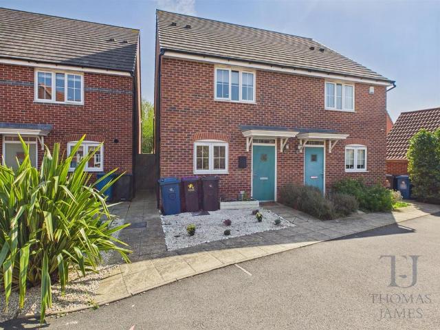 2 bedroom semi detached house for sale