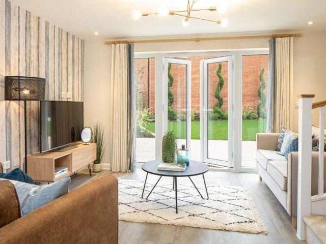 2 bedroom semi detached house for sale