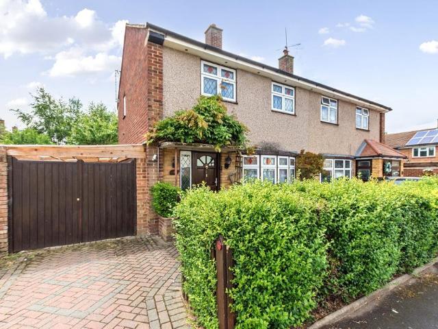 2 bedroom semi detached house for sale