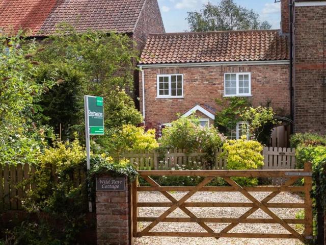 2 bedroom semi detached house for sale