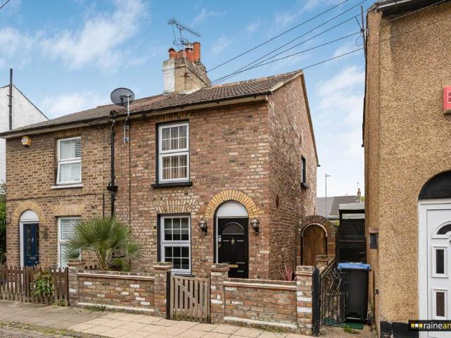 2 bedroom semi detached house for sale