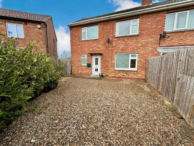 2 bedroom semi detached house for sale