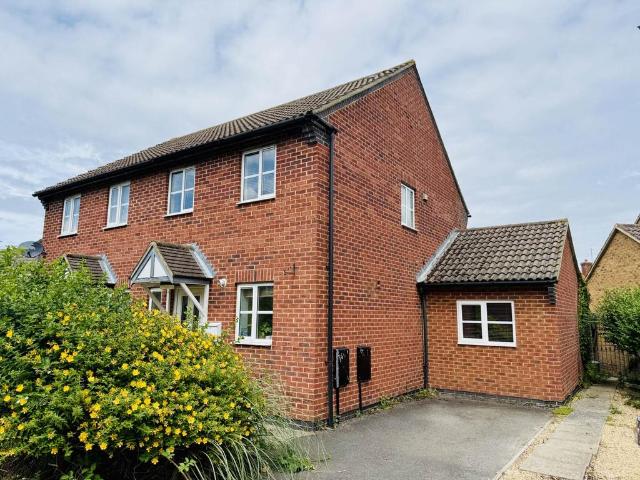 2 bedroom semi detached house for sale