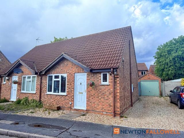 2 bedroom semi detached house for sale