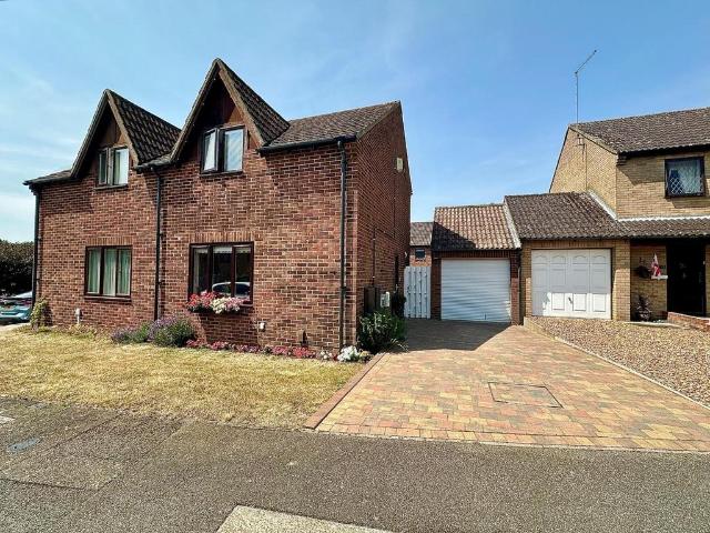 2 bedroom semi detached house for sale