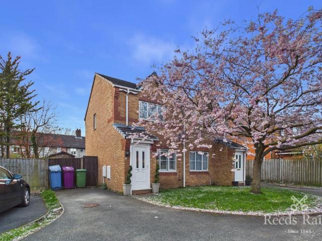 2 bedroom semi detached house for sale