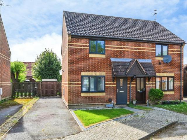 2 bedroom semi detached house for sale