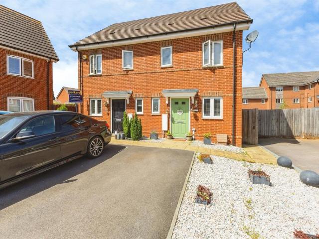 2 bedroom semi detached house for sale