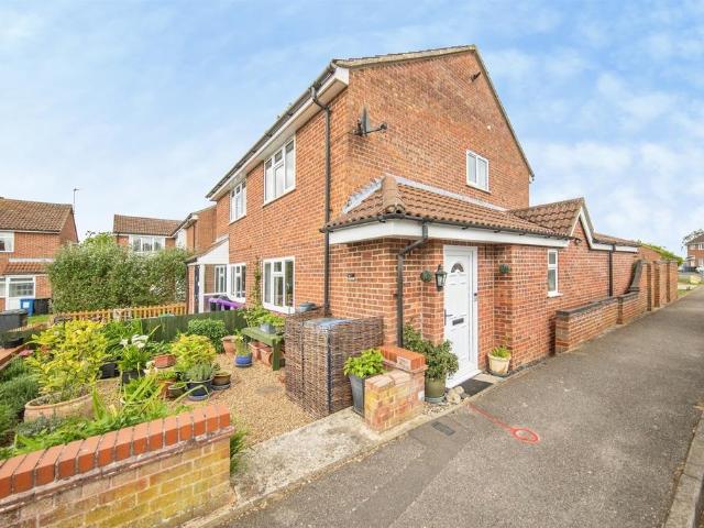 2 bedroom semi detached house for sale