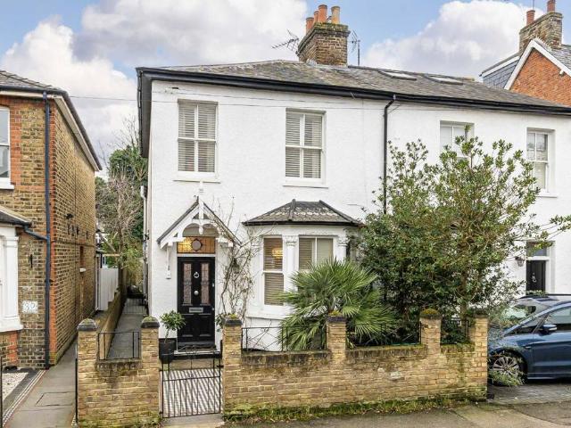 2 bedroom semi detached house for sale
