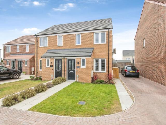 2 bedroom semi detached house for sale