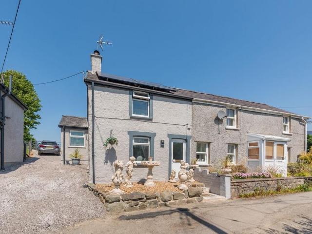 2 bedroom semi detached house for sale