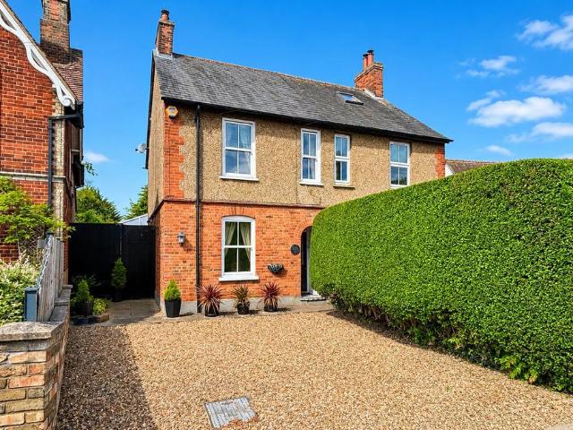 2 bedroom semi detached house for sale