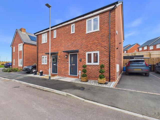 2 bedroom semi detached house for sale