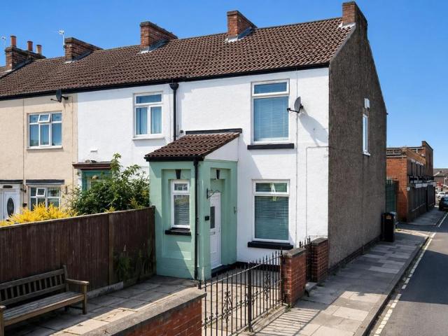 2 bedroom semi detached house for sale