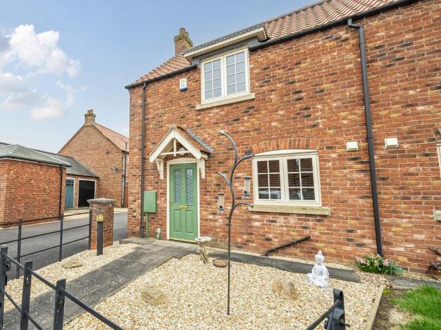 2 bedroom semi detached house for sale