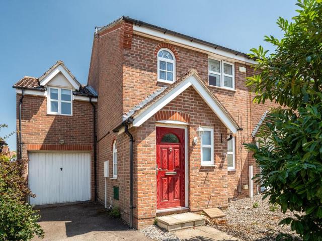 2 bedroom semi detached house for sale
