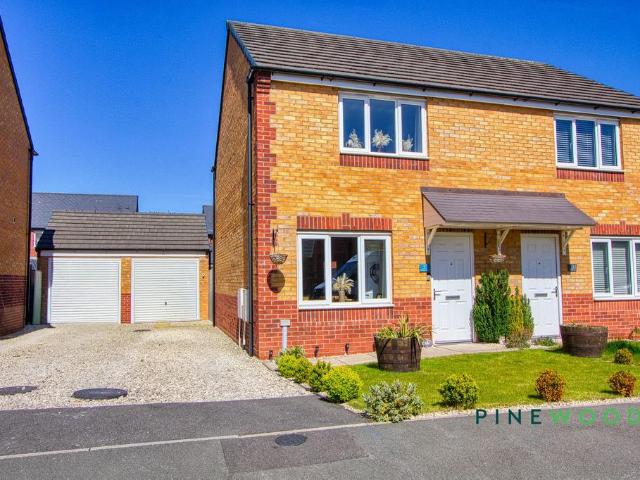 2 bedroom semi detached house for sale
