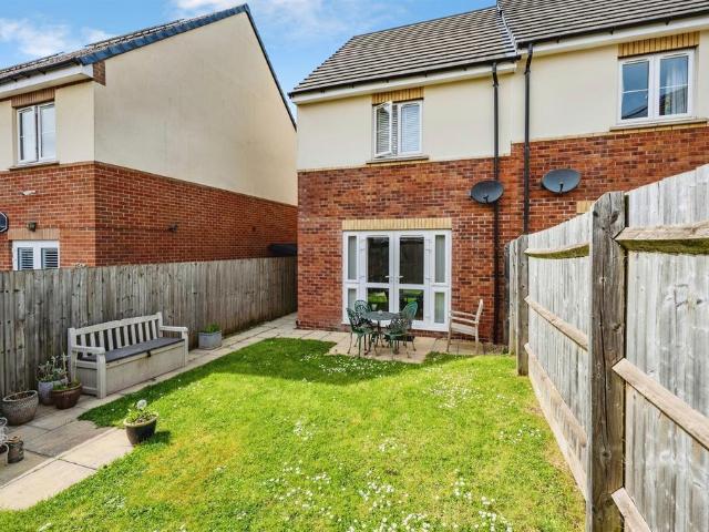 2 bedroom semi detached house for sale