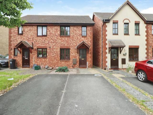 2 bedroom semi detached house for sale