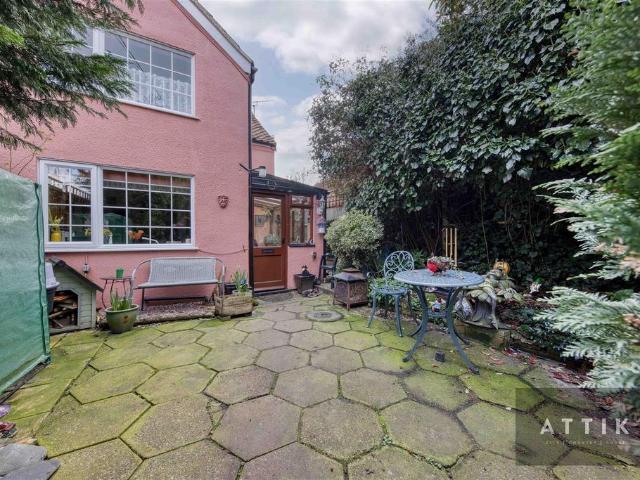 2 bedroom semi detached house for sale