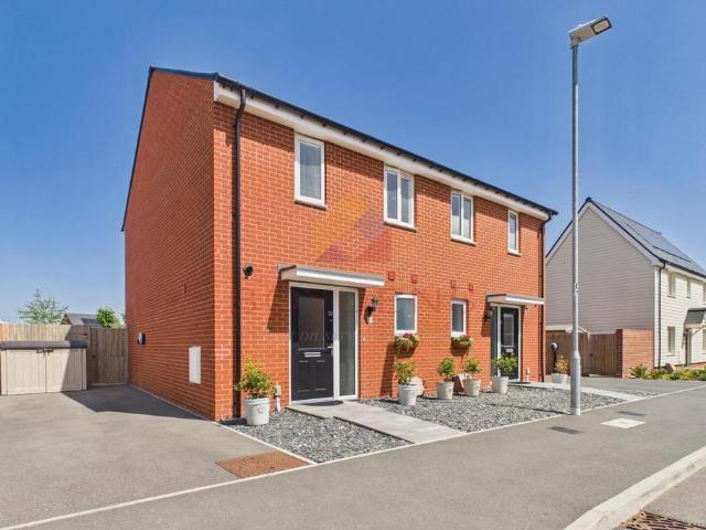 2 bedroom semi detached house for sale
