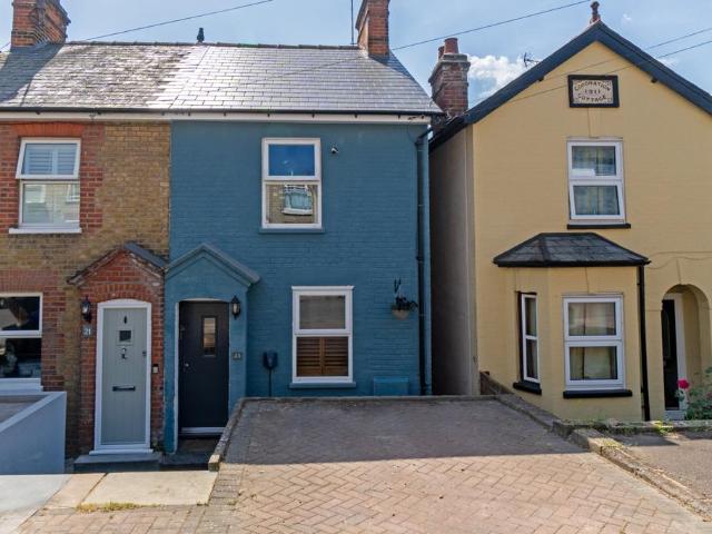 2 bedroom semi detached house for sale