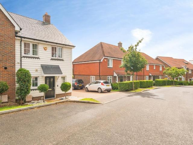 2 bedroom semi detached house for sale