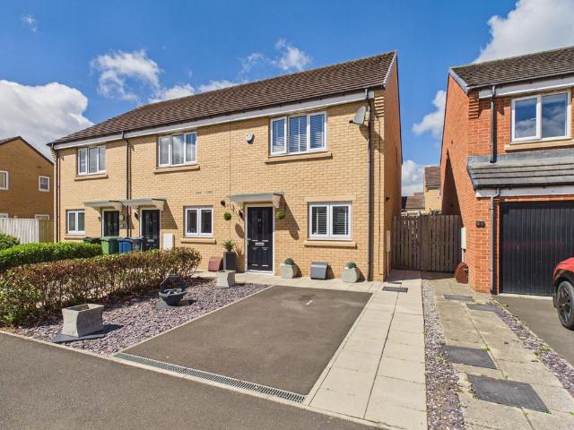 2 bedroom semi detached house for sale