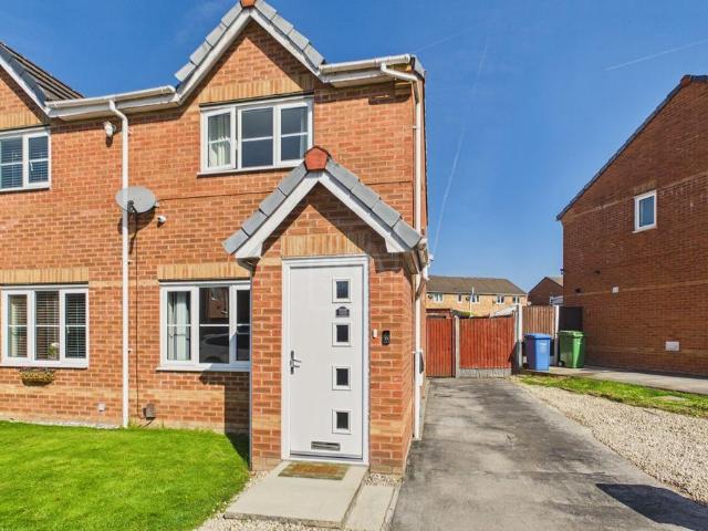 2 bedroom semi detached house for sale