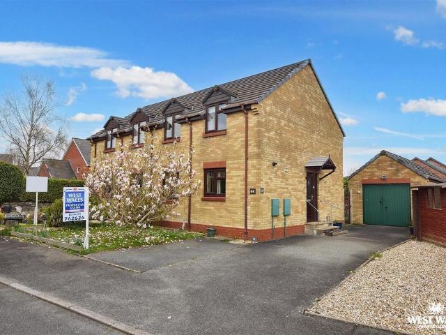 2 bedroom semi detached house for sale
