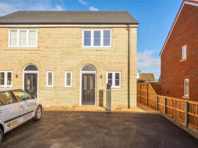2 bedroom semi detached house for sale