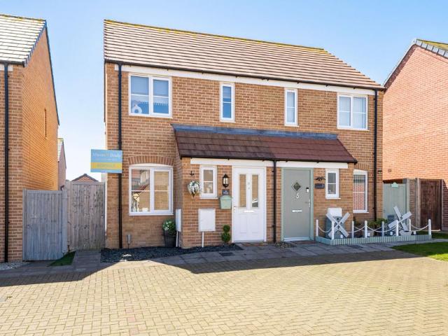 2 bedroom semi detached house for sale
