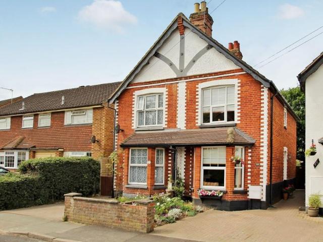 2 bedroom semi detached house for sale