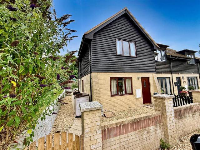 2 bedroom semi detached house for sale