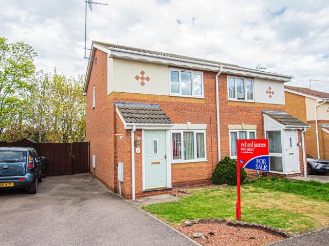 2 bedroom semi detached house for sale