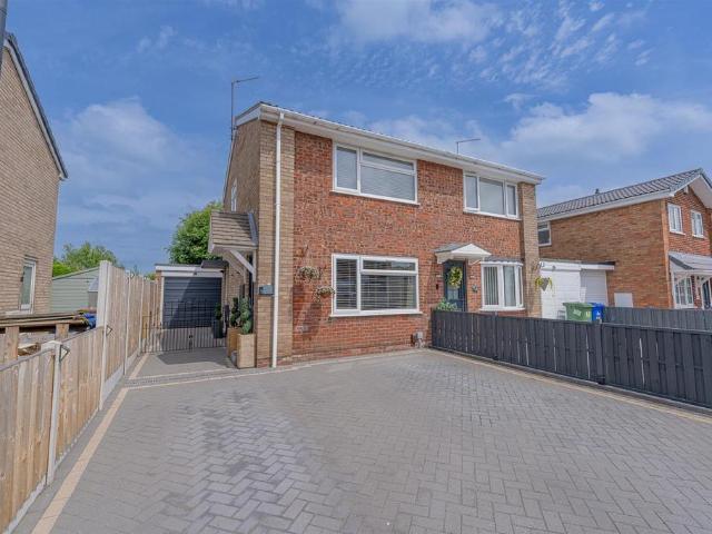2 bedroom semi detached house for sale
