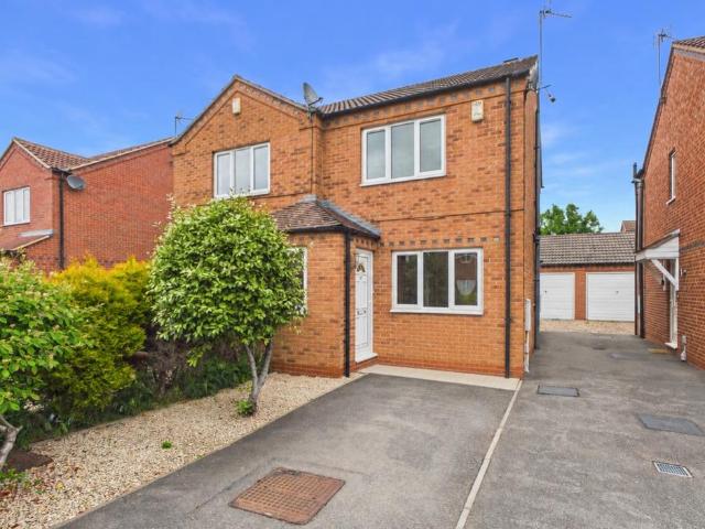 2 bedroom semi detached house for sale