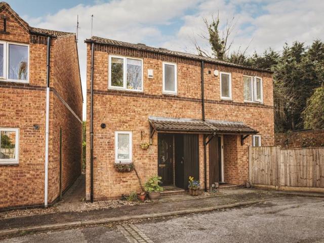 2 bedroom semi detached house for sale