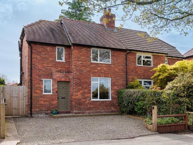 2 bedroom semi detached house for sale