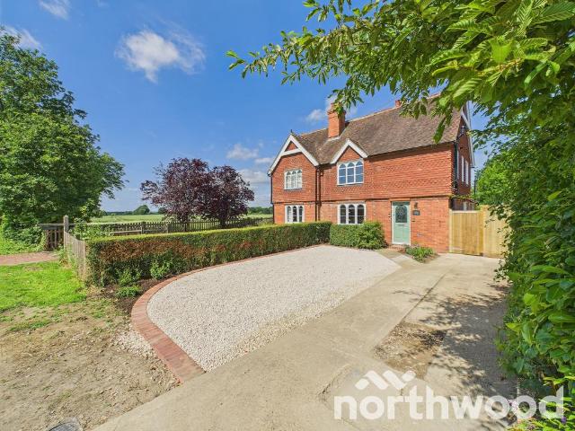 2 bedroom semi detached house for sale