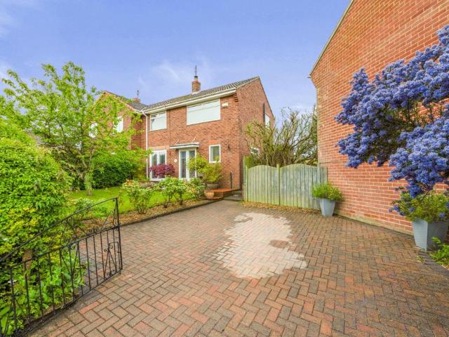 2 bedroom semi detached house for sale