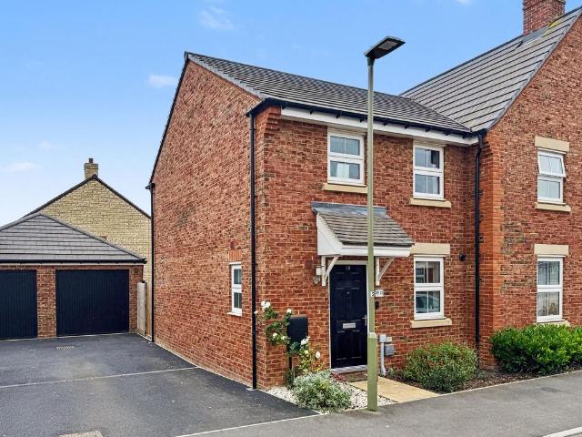 2 bedroom semi detached house for sale