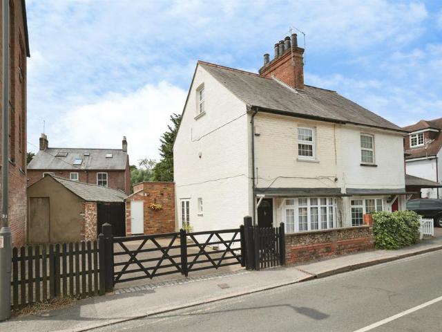 2 bedroom semi detached house for sale