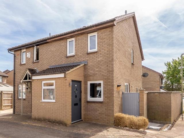 2 bedroom semi detached house for sale
