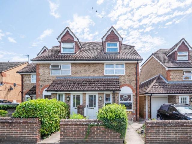 2 bedroom semi detached house for sale