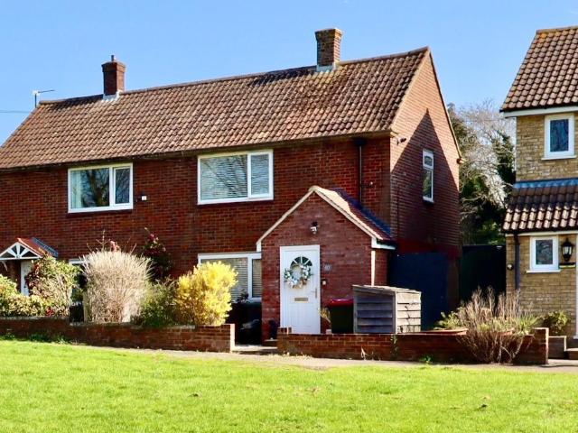 2 bedroom semi detached house for sale