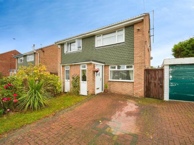 2 bedroom semi detached house for sale