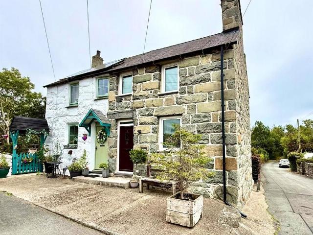 2 bedroom semi detached house for sale