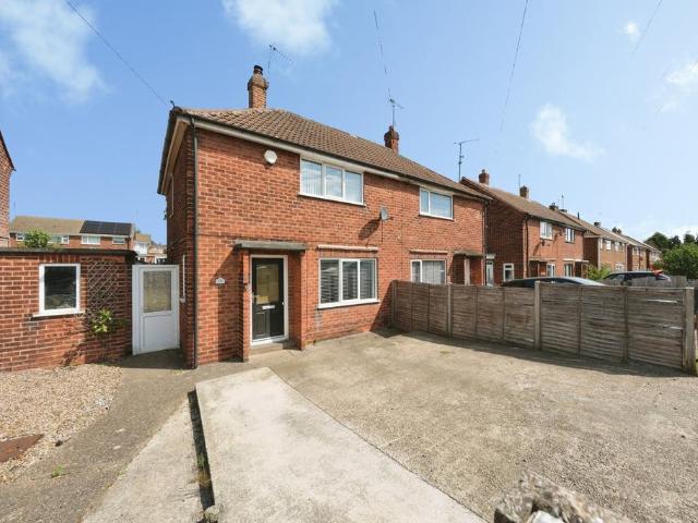 2 bedroom semi detached house for sale
